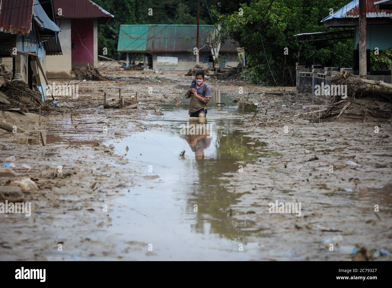 Buried in mud hi-res stock photography and images - Alamy