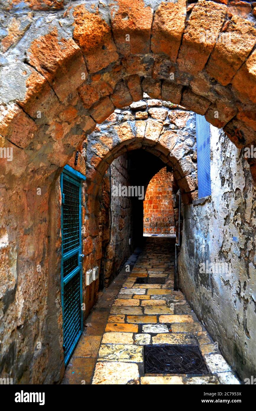 Old city akko israel arch hi-res stock photography and images - Alamy