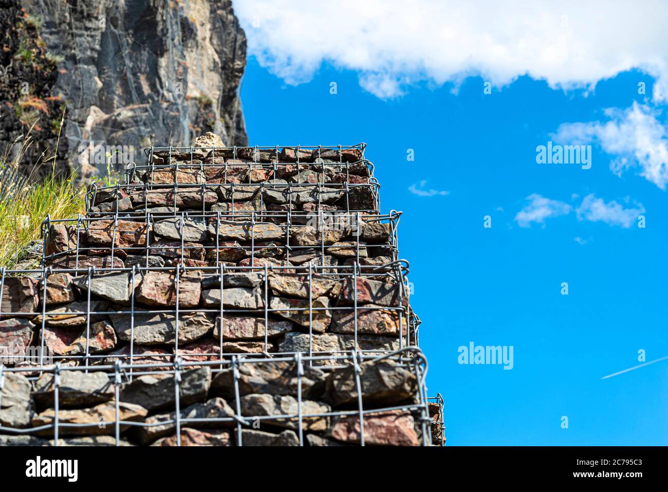 Metal mesh brick hi-res stock photography and images - Alamy