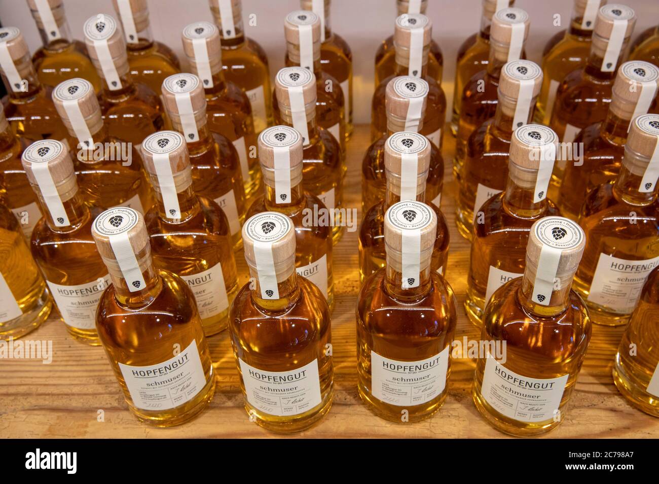 Hop shoot hi-res stock photography and images - Alamy