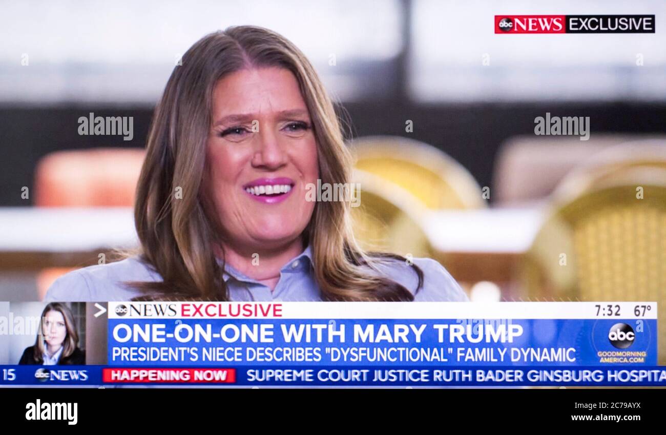 Mary trump interview hi-res stock photography and images - Alamy