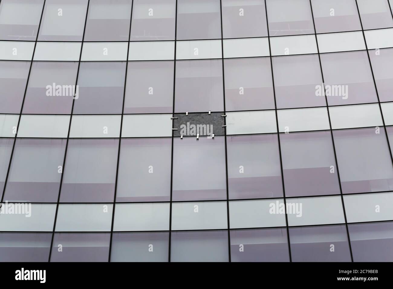 Glass cladding of high rise building hi-res stock photography and ...