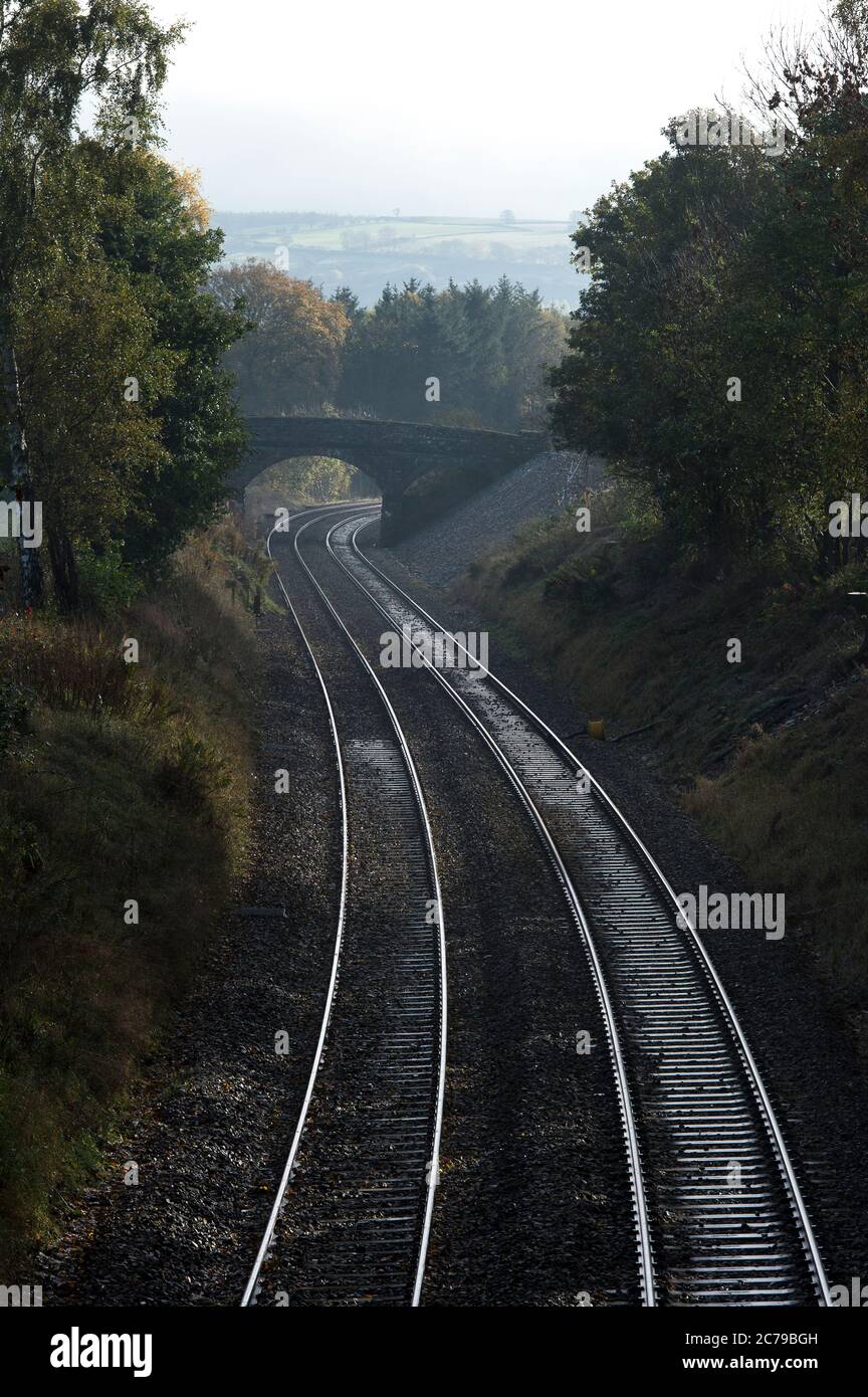 Bridge over railway tracks hi-res stock photography and images - Alamy