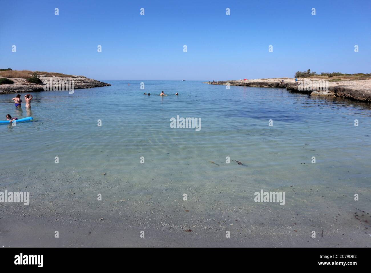 Fondale blu hi-res stock photography and images - Alamy