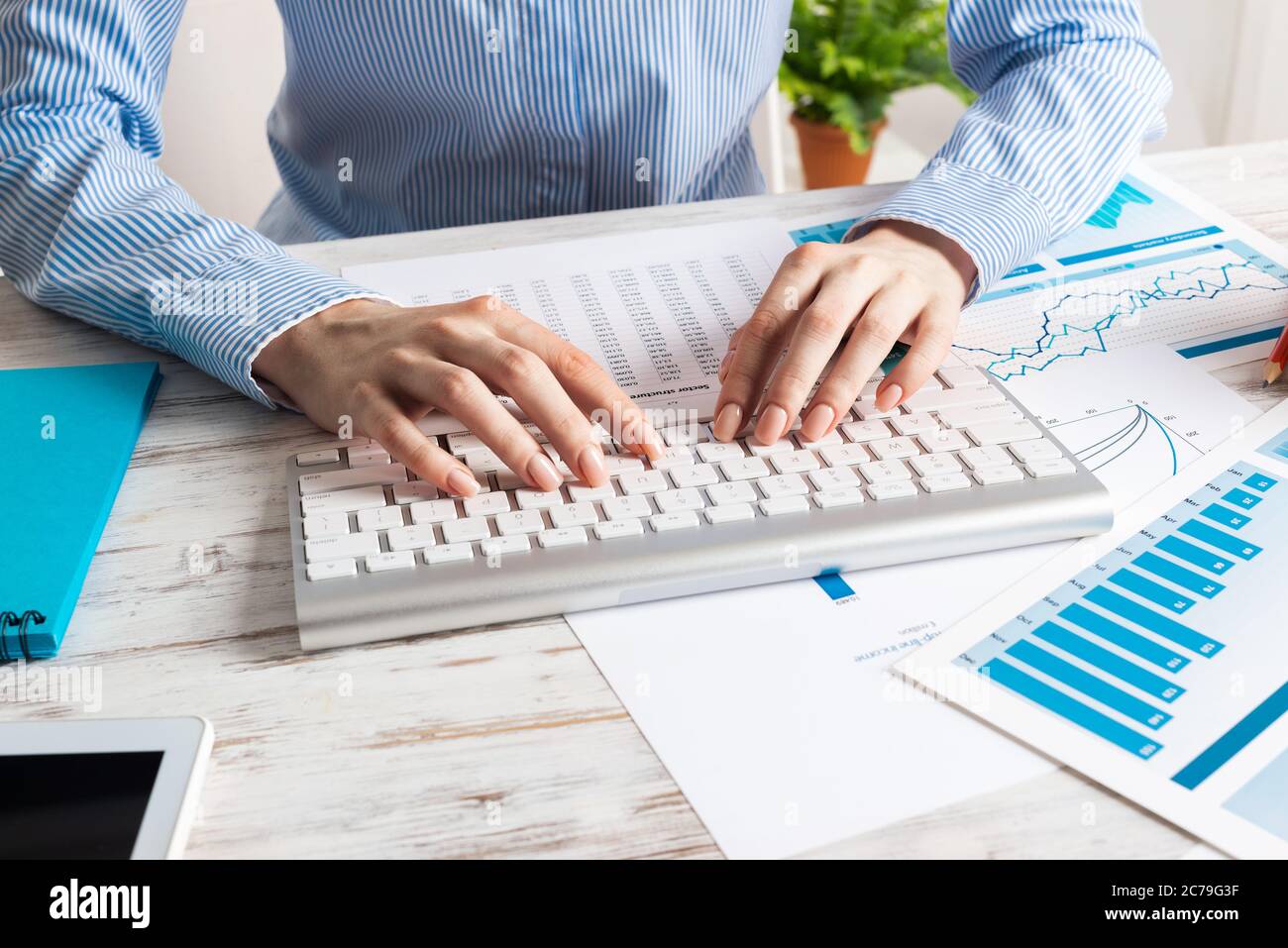 Data analyst woman typing desk hi-res stock photography and images - Alamy