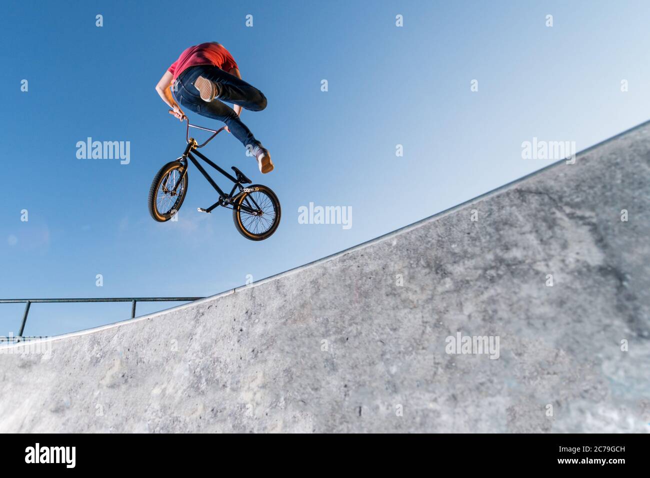 Bmx Table Top on a skatepark Stock Photo - Alamy
