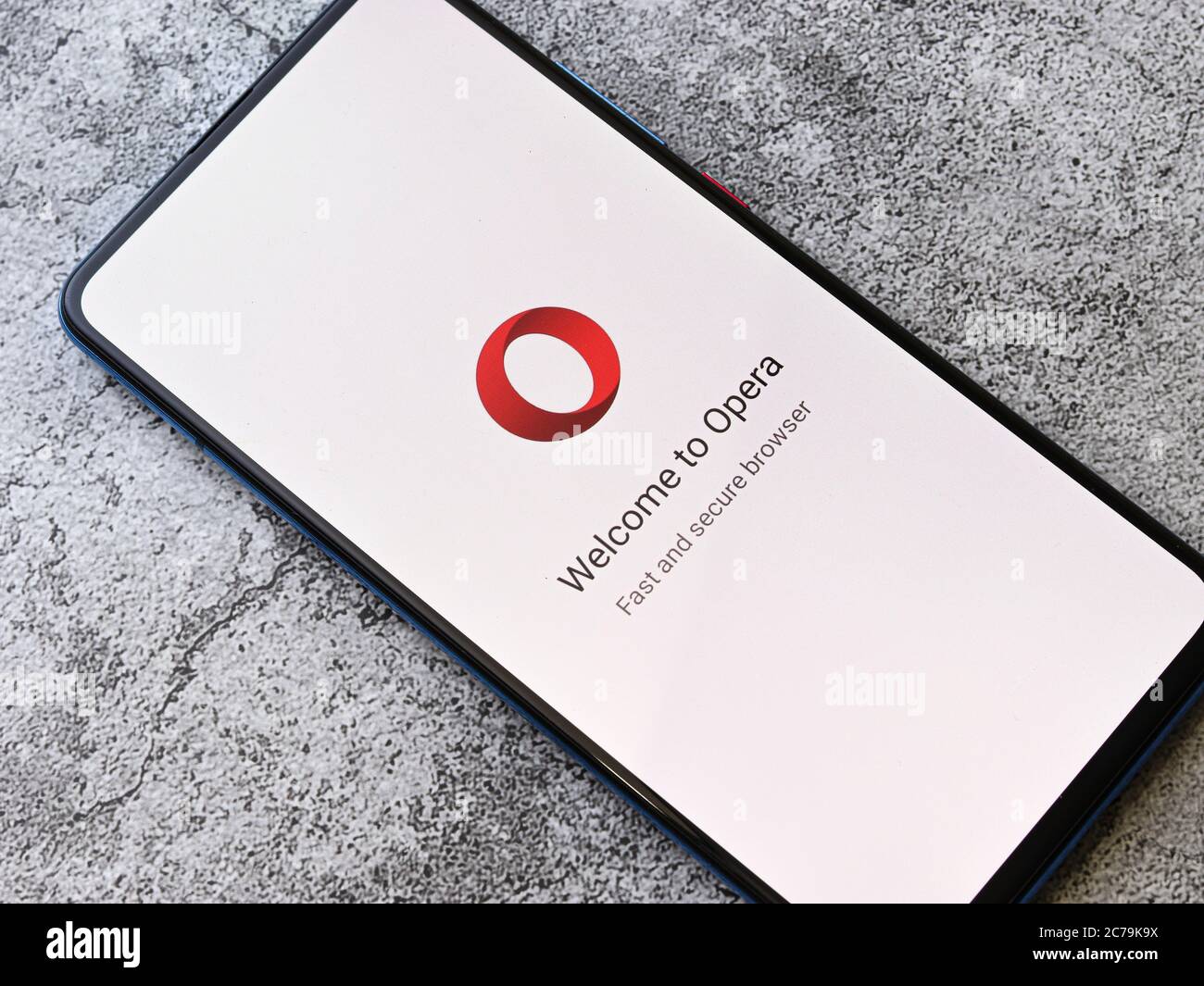 Opera mini logo hi-res stock photography and images - Alamy