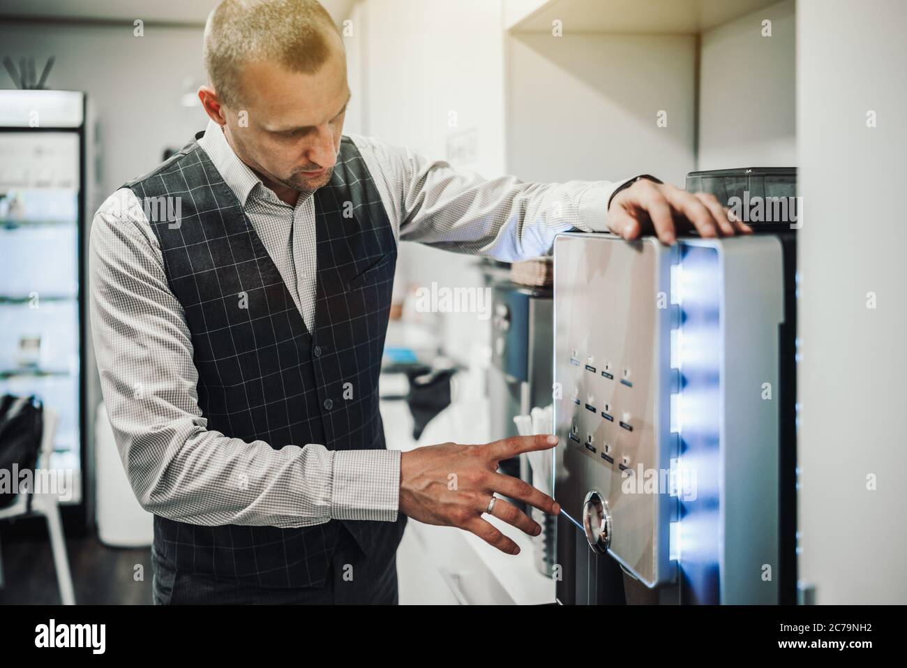 Push button coffee machine hi-res stock photography and images - Alamy