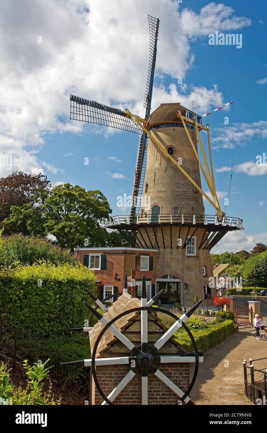 Wheel to alter water level hi-res stock photography and images - Alamy