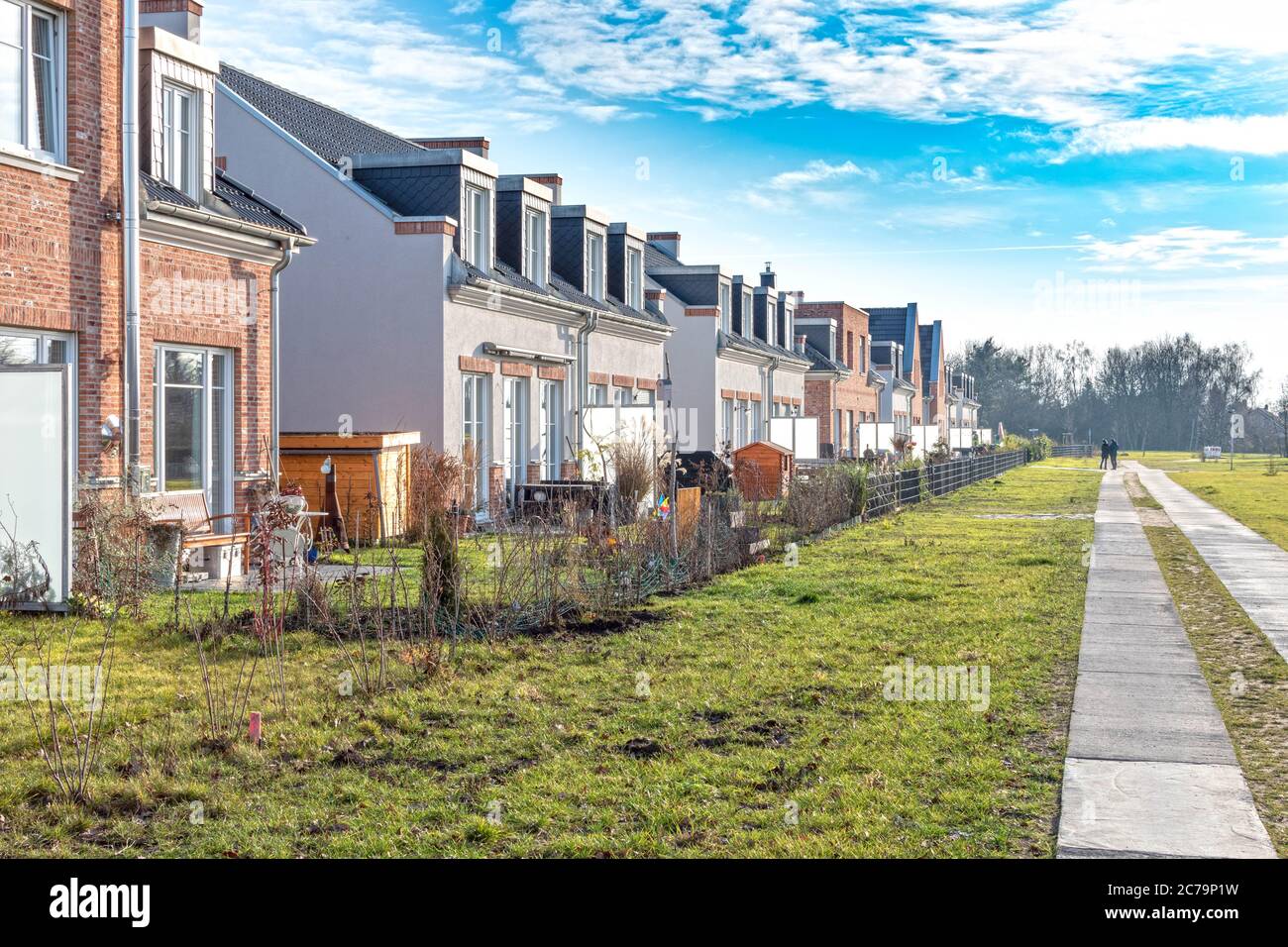 newly built houses in rows Stock Photo - Alamy