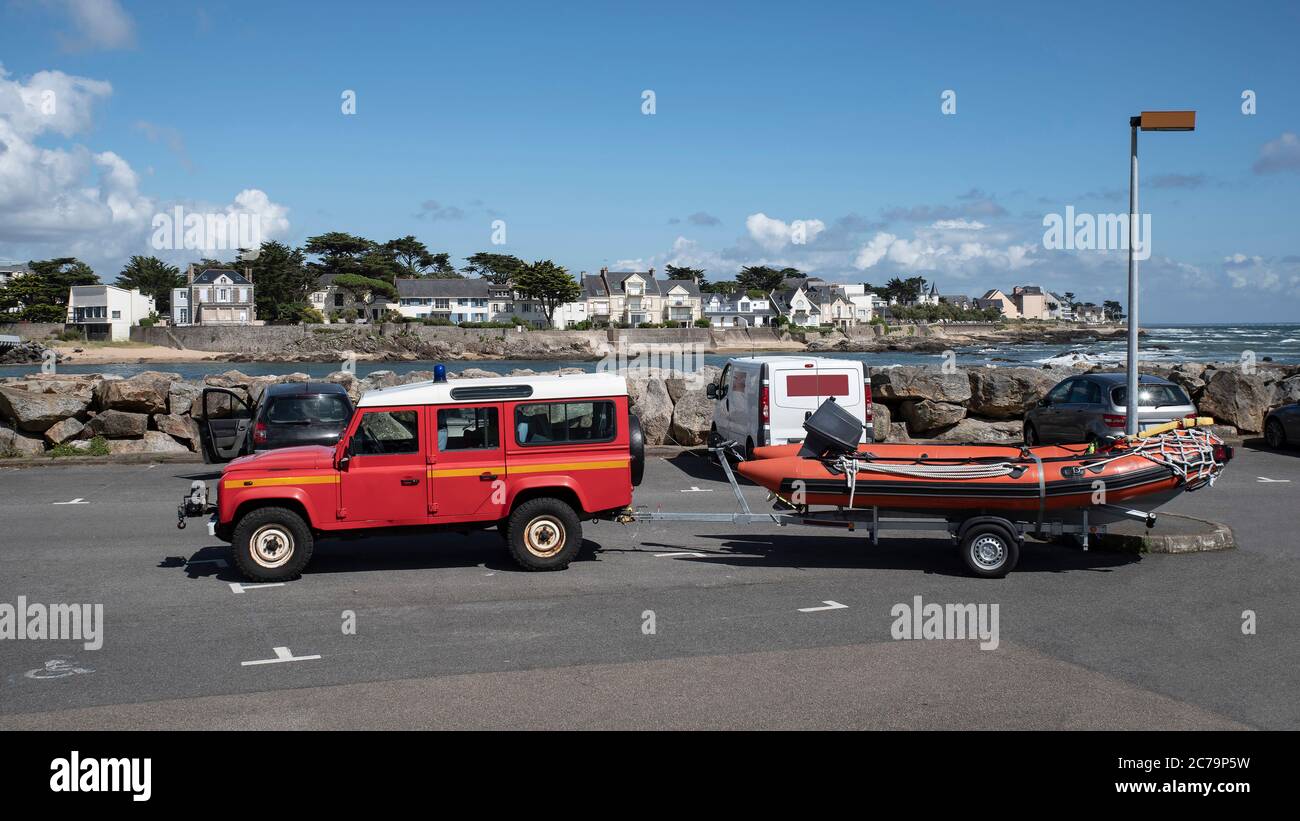 Fireman france hi-res stock photography and images - Alamy