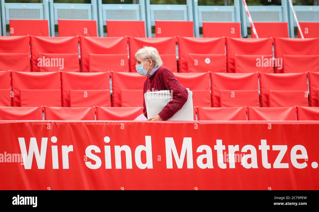 Stadium seat cushion hi-res stock photography and images - Alamy