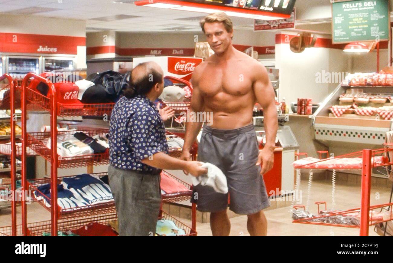 Danny devito twins 1988 hi-res stock photography and images - Alamy