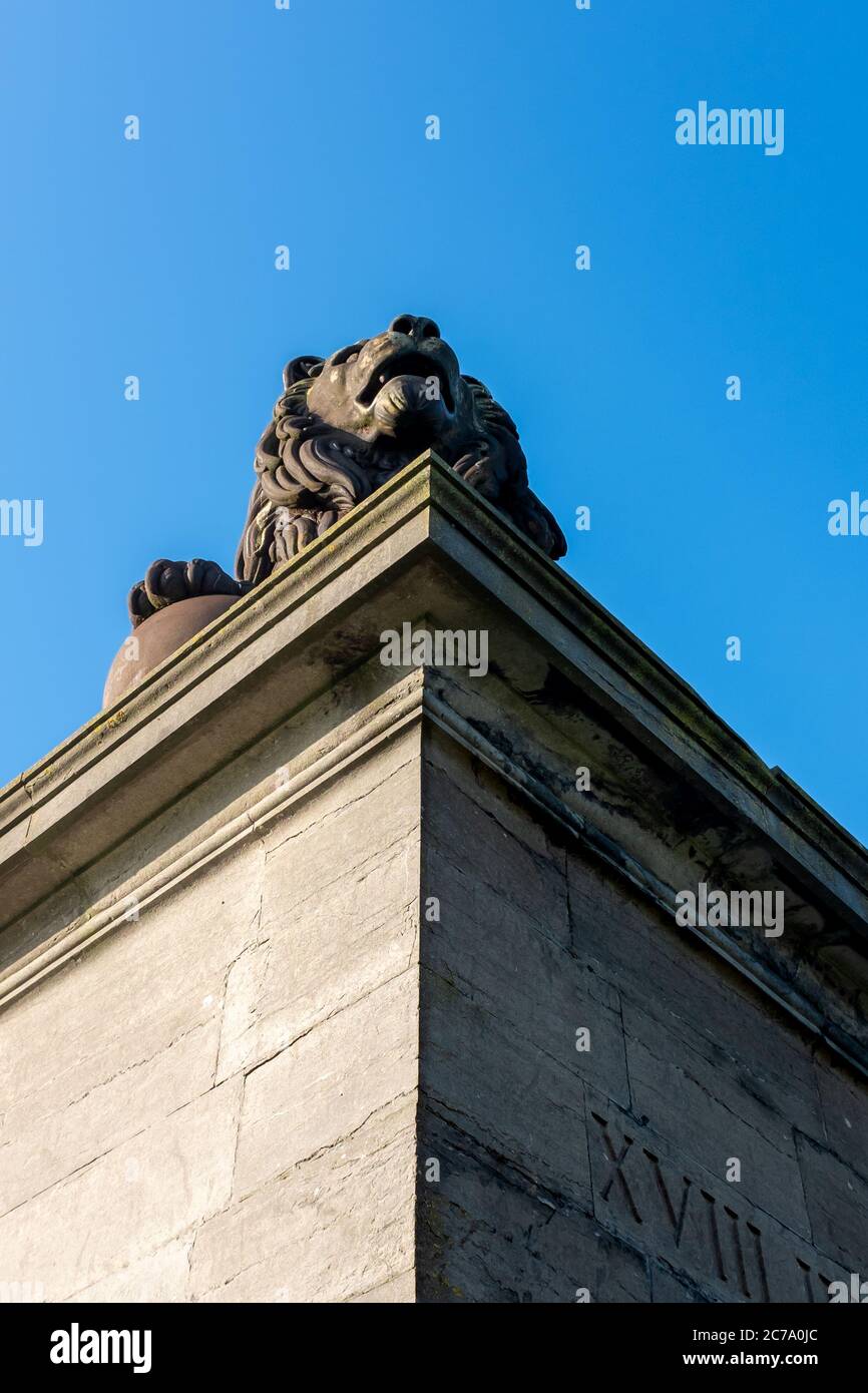 Waterloo monument hi-res stock photography and images - Alamy