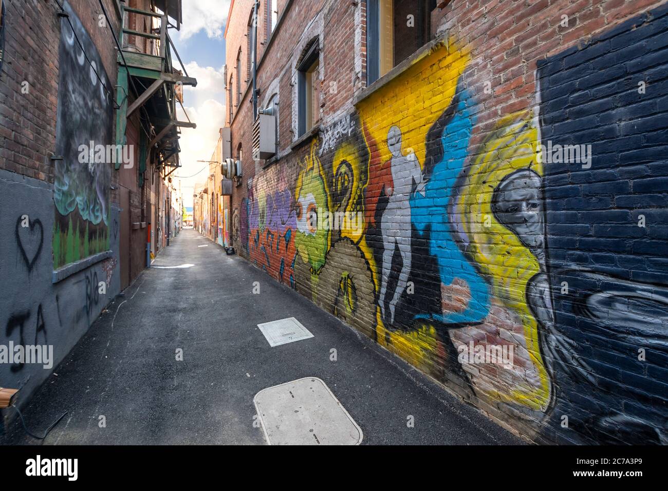 Back alley graffiti hi-res stock photography and images - Alamy
