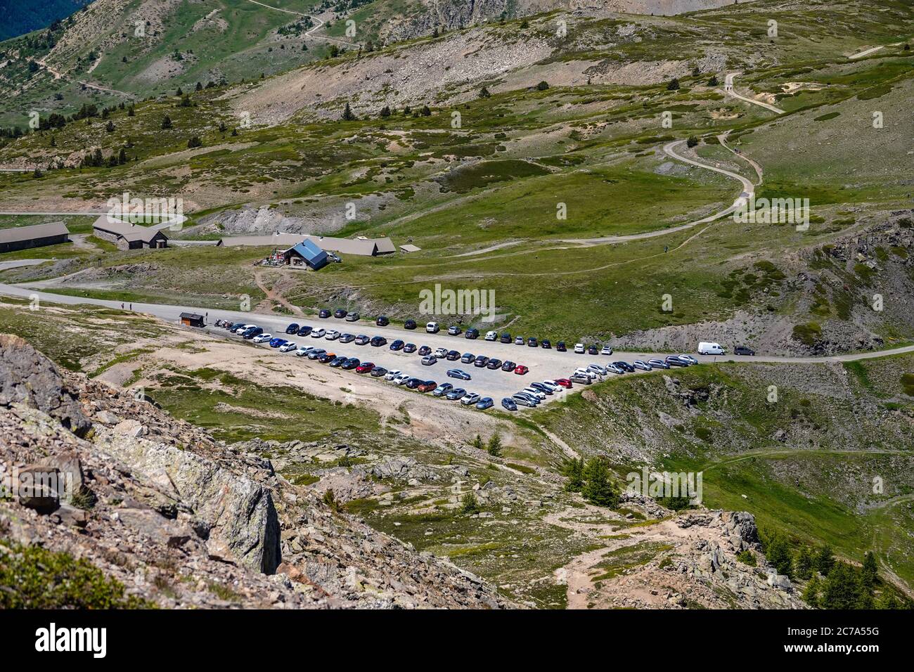 Mountain refuge, Buvette du Granon and full car park, Col du Granon ...