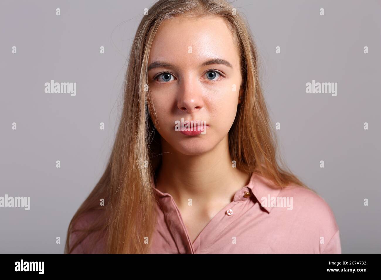 Unsure girl hi-res stock photography and images - Alamy