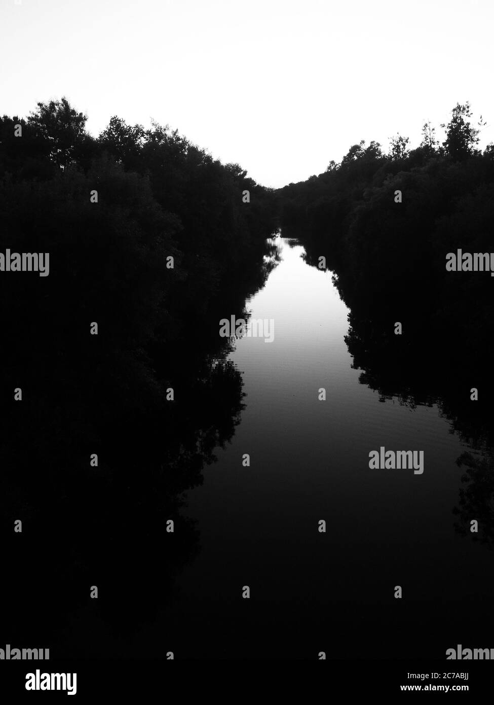 Black and white river hi-res stock photography and images - Alamy