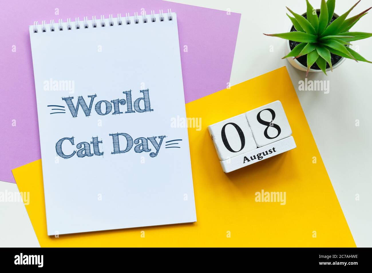 8st august - World Cat Day. Eighth day month calendar concept on wooden ... 8st august - World Cat Day. Eighth day month calendar concept on wooden ...