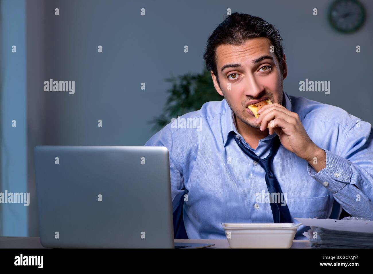 Fast food employee at night hi-res stock photography and images - Alamy