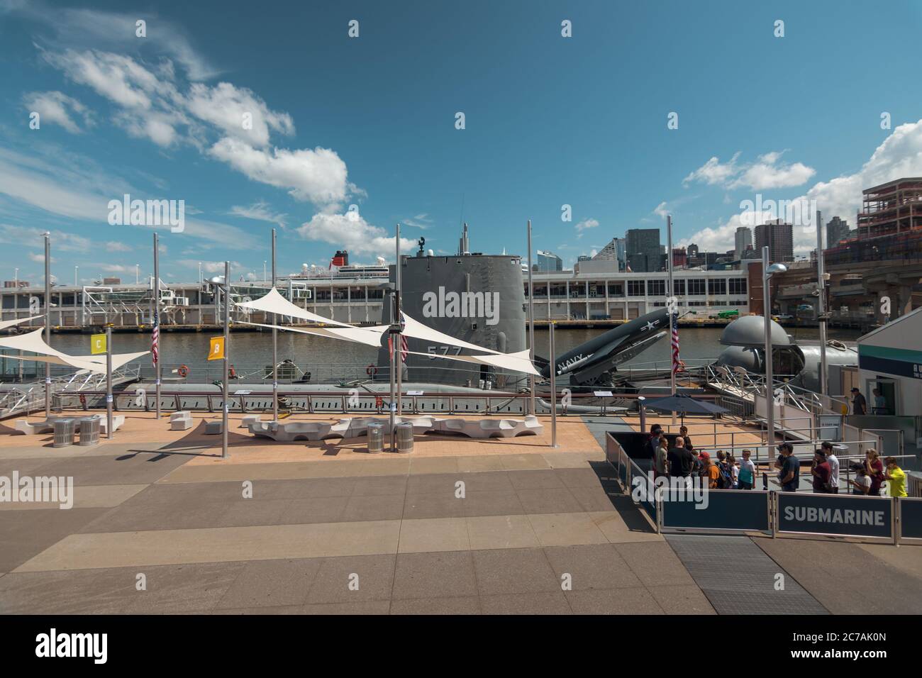 Intrepid aircraft carrier museum hi-res stock photography and images ...