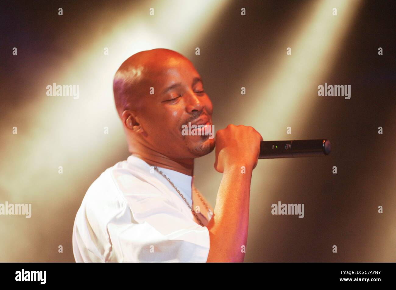 Rapper Warren G performs at his CD release party at the Key Club on ...