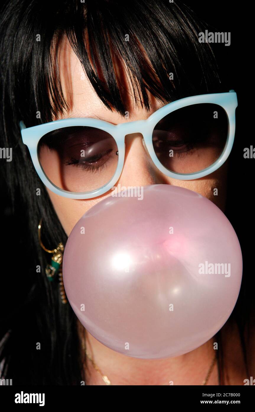 Katy Perry Blowing Bubble Gum Would Katy Perry Be A Perfect Palutena?