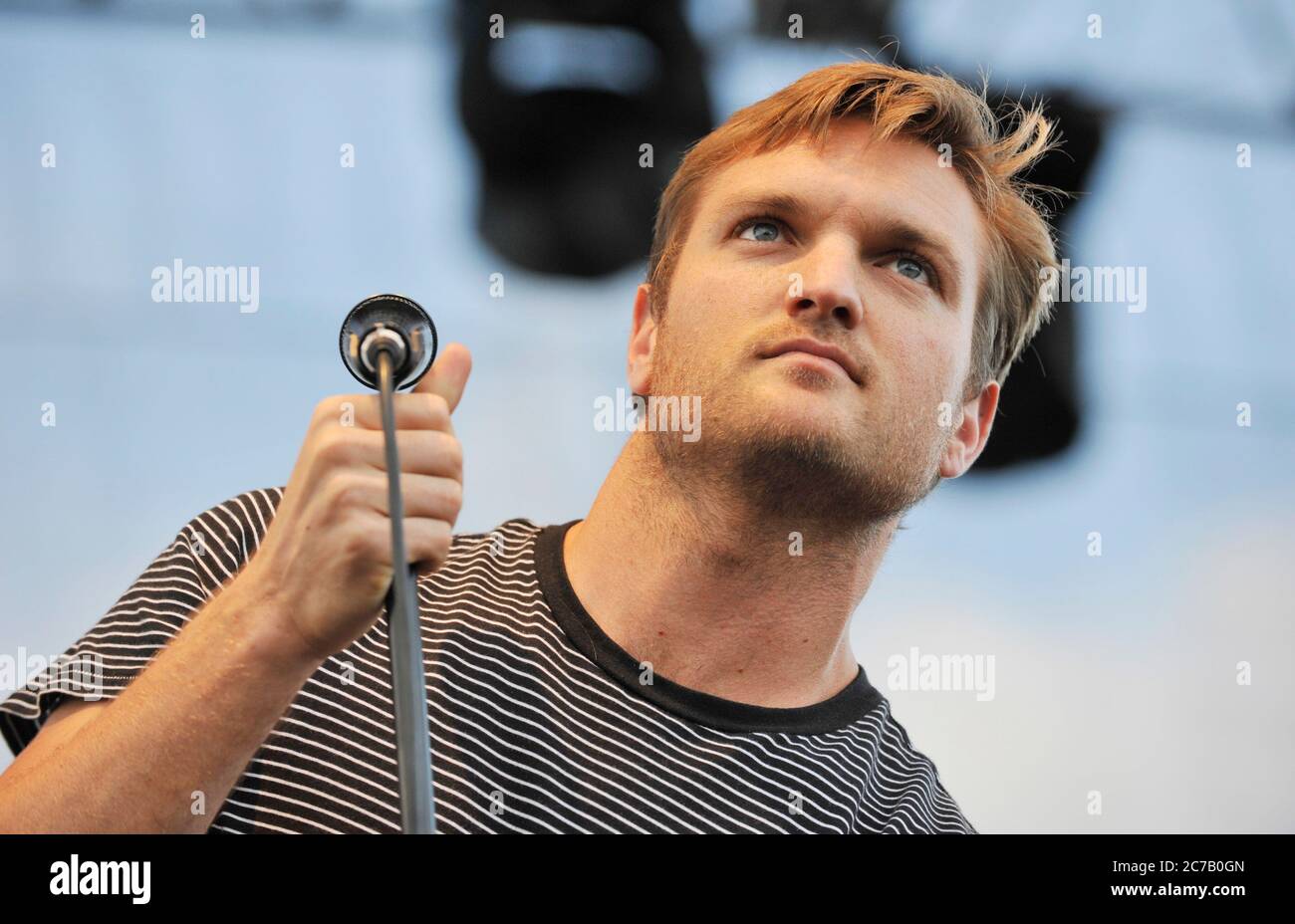 Nathan Willett of Cold War Kids performing at the 2008 San Diego Street ...