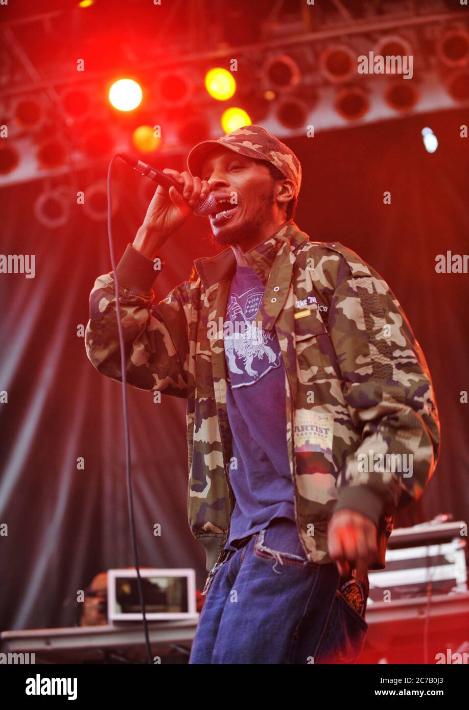 Rapper Del the Funky Homosapien performing at the 2008 San Diego Street ...