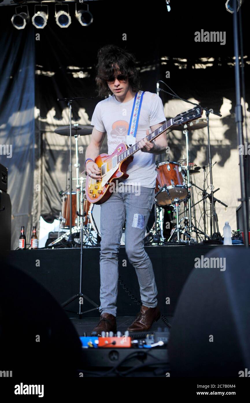 Andrew VanWyngarden of MGMT performing at the 2008 San Diego Street ...