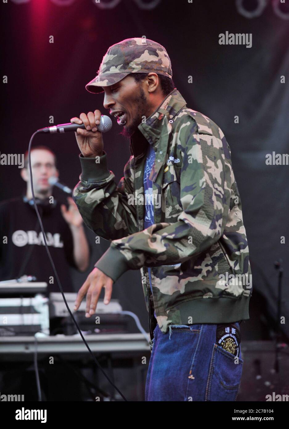 Rapper Del the Funky Homosapien performing at the 2008 San Diego Street ...