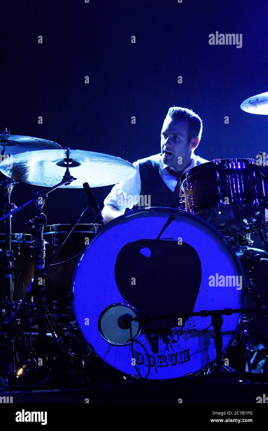 Mike Marsh of Dashboard Confessionals performs at the Staples Center in ...