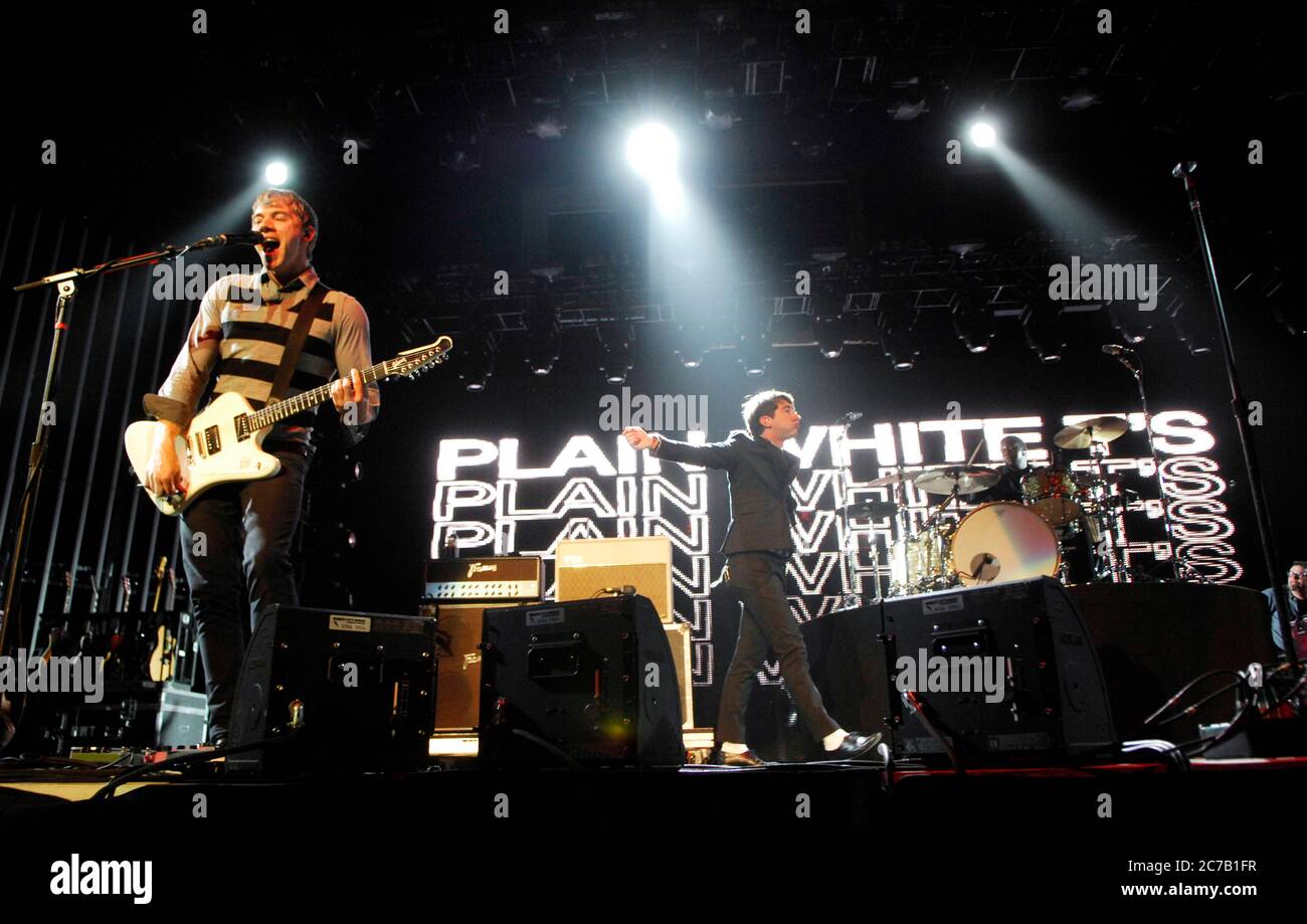 (L-R) Tim Lopez, Tom Higgenson and De'Mar Hamilton of Plain White T's ...