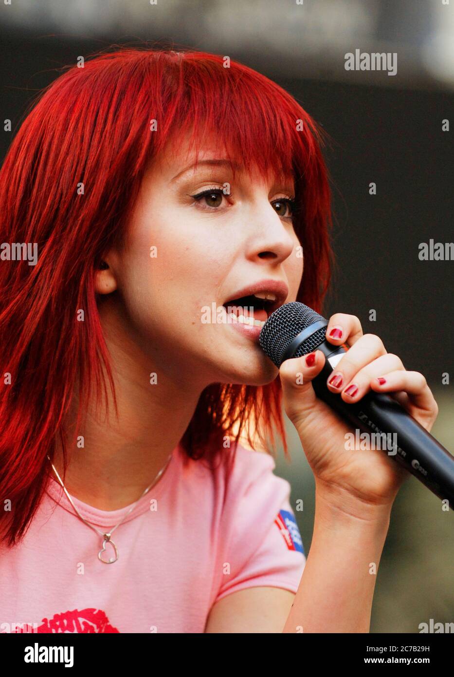 Hayley Williams of Paramore perform "The Lost Show" in support of ...