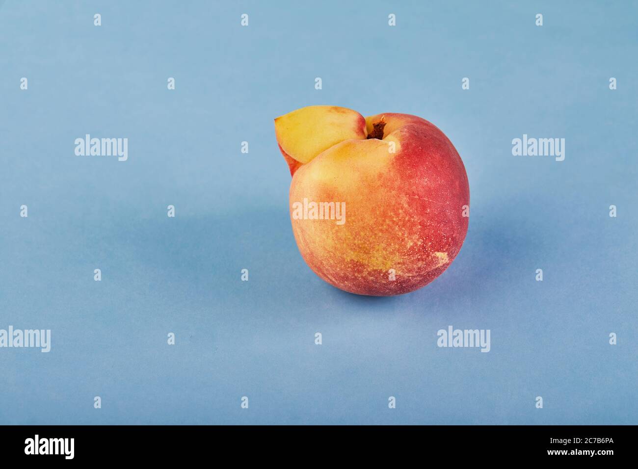 Ugly fruit peach hi-res stock photography and images - Alamy