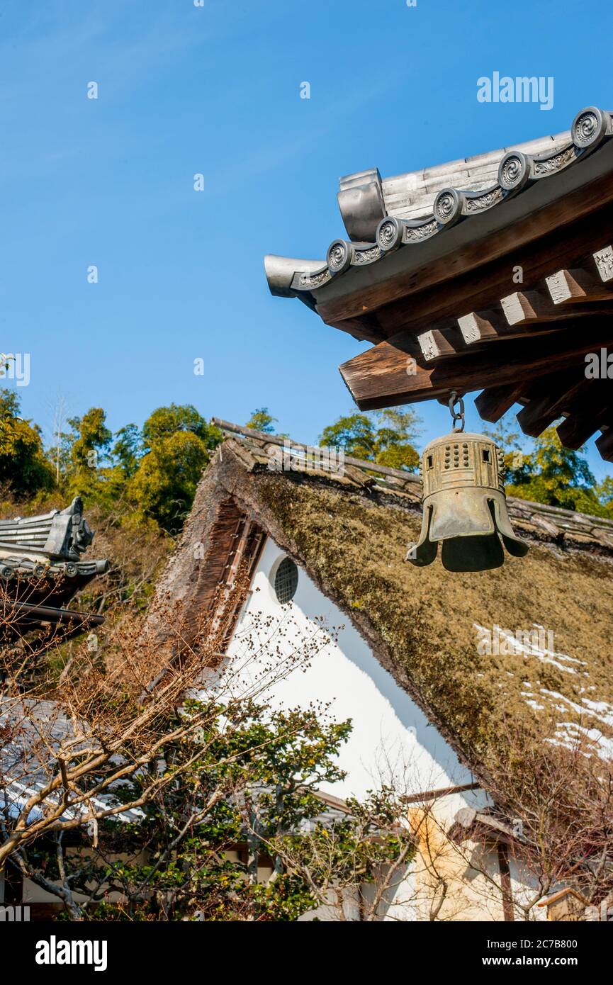 Detail japanese temple architecture hi-res stock photography and images ...