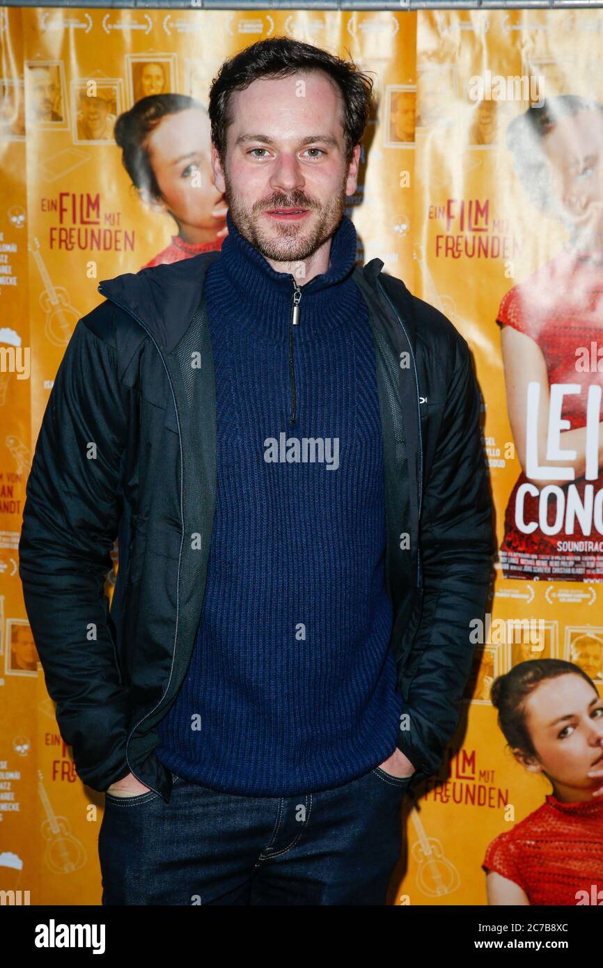 Berlin, Germany. 15th July, 2020. Actor Florian Bartholomäi comes to ...