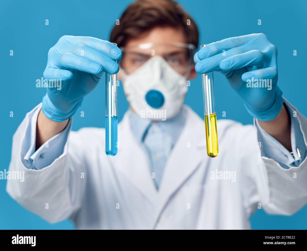 Biomedicine man lab hi-res stock photography and images - Alamy
