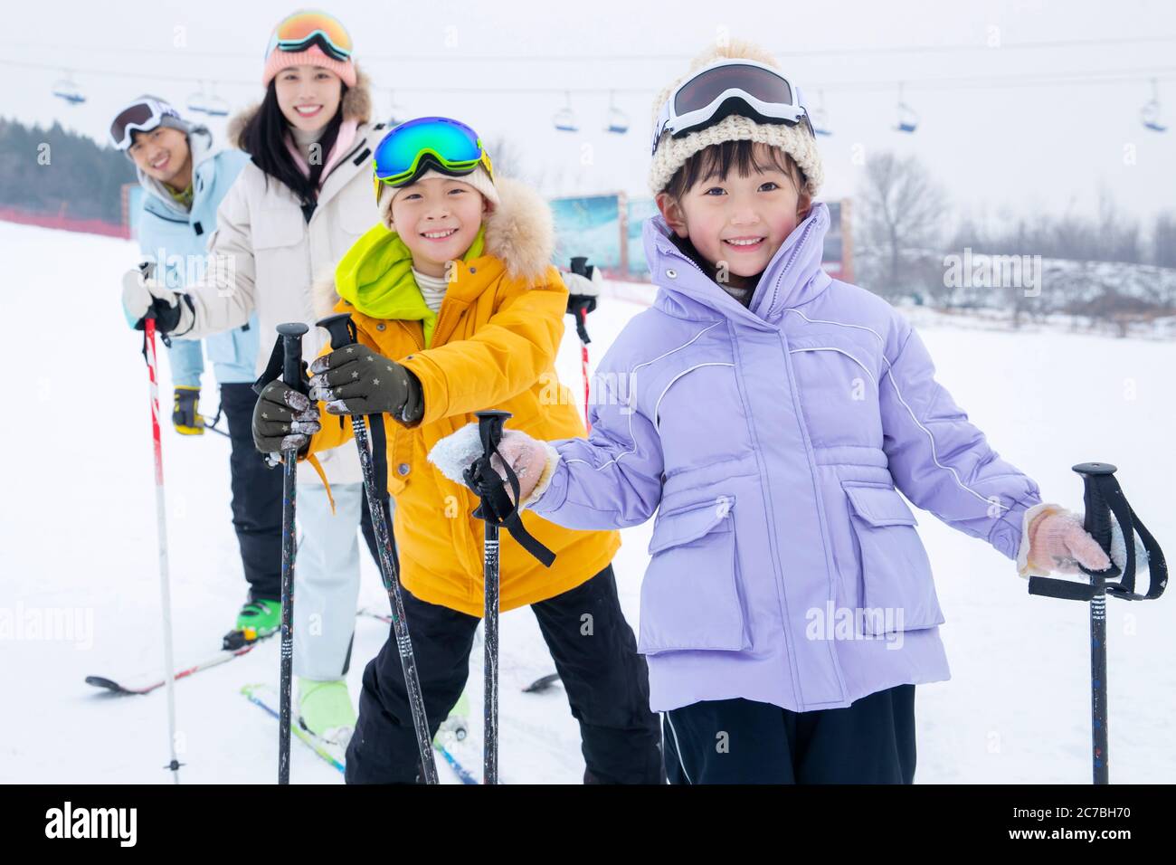 Children ski row hi-res stock photography and images - Alamy