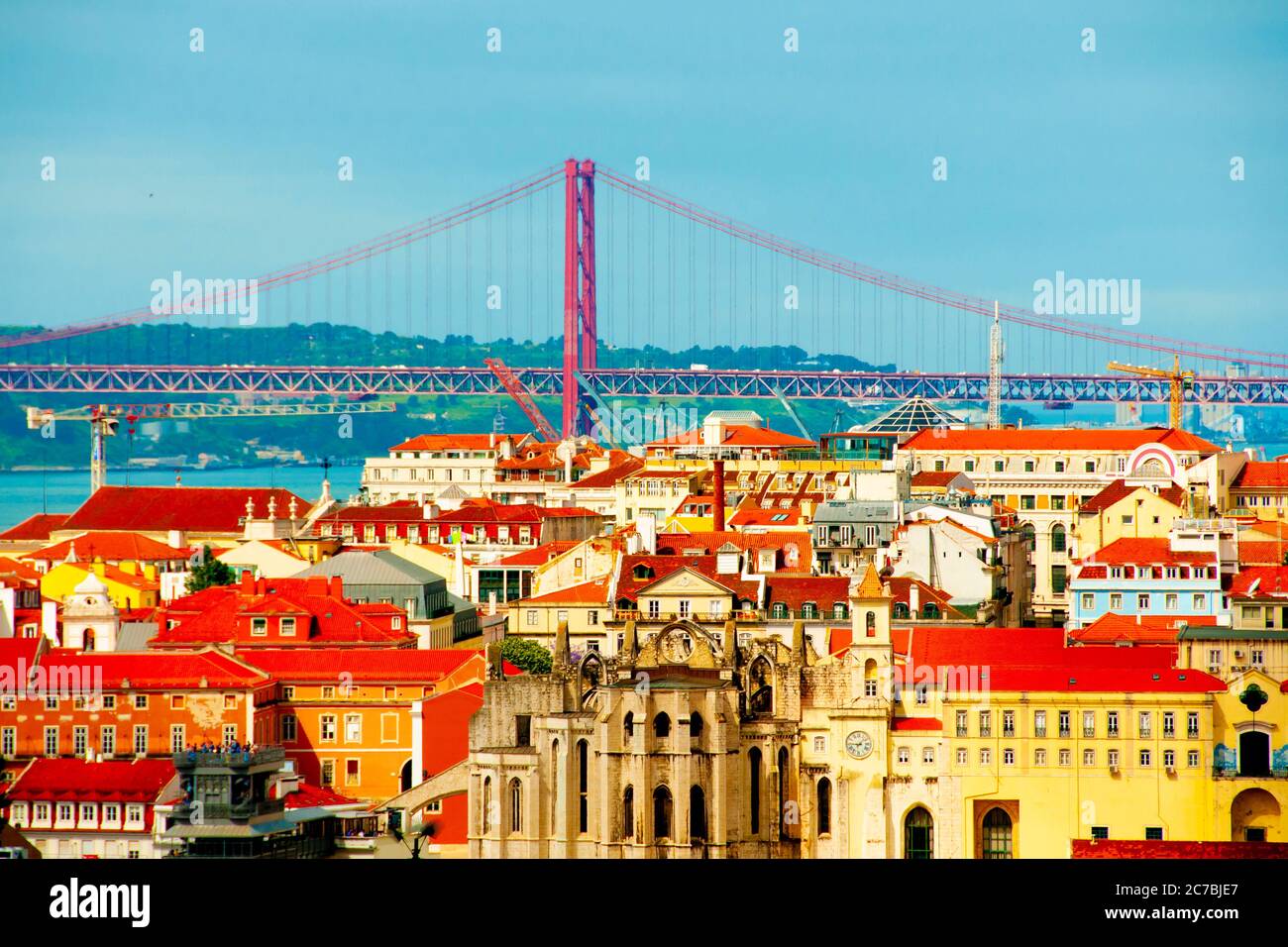 Lisbon buildings hi-res stock photography and images - Alamy
