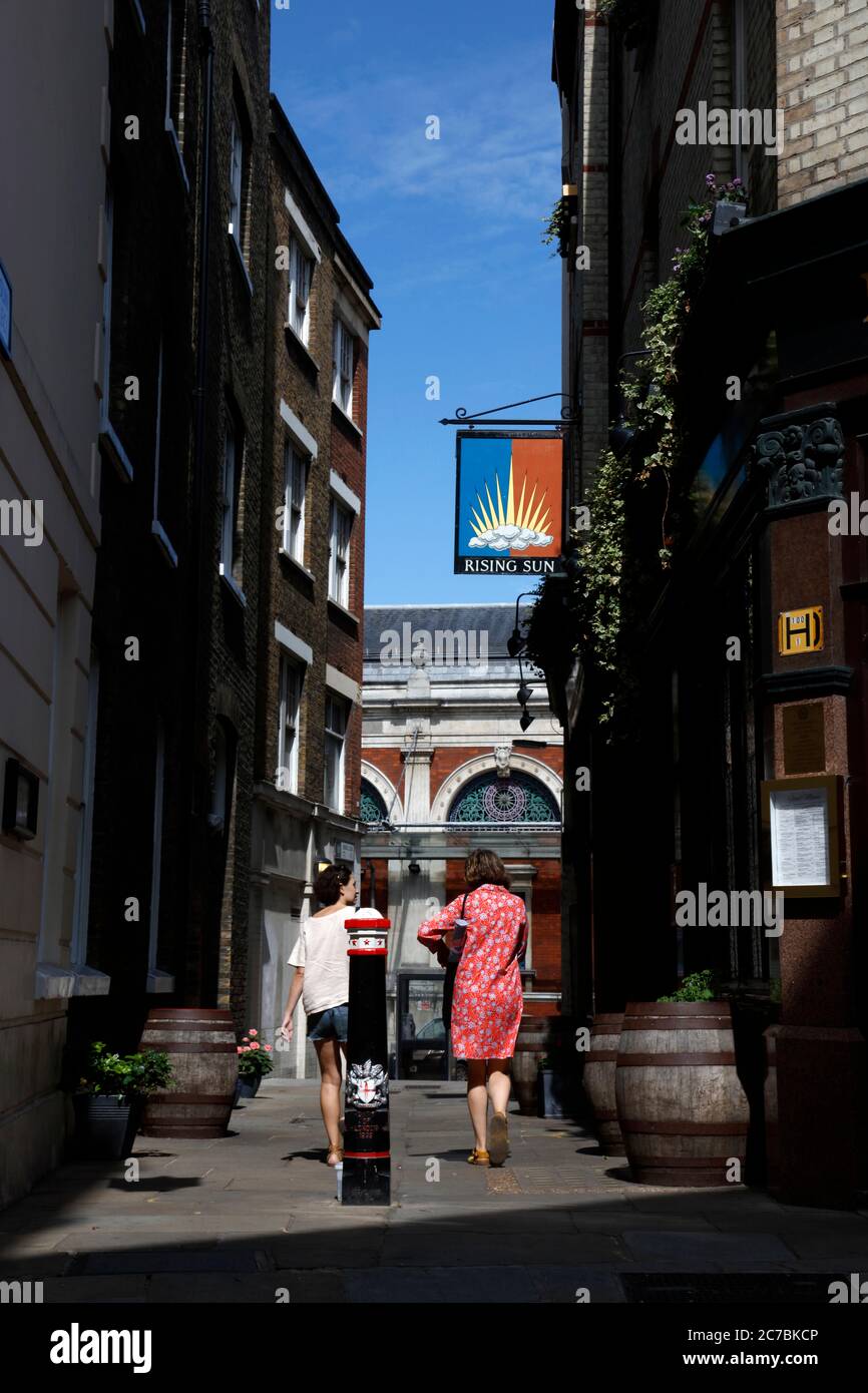 Rising sun pub england uk hi-res stock photography and images - Alamy