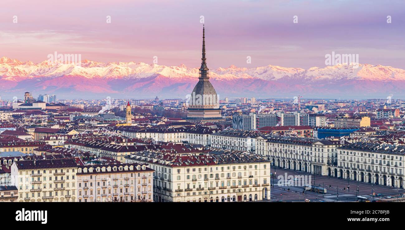 Italia: Torino skyline (Turin, Italy), cityscape at sunrise with ...