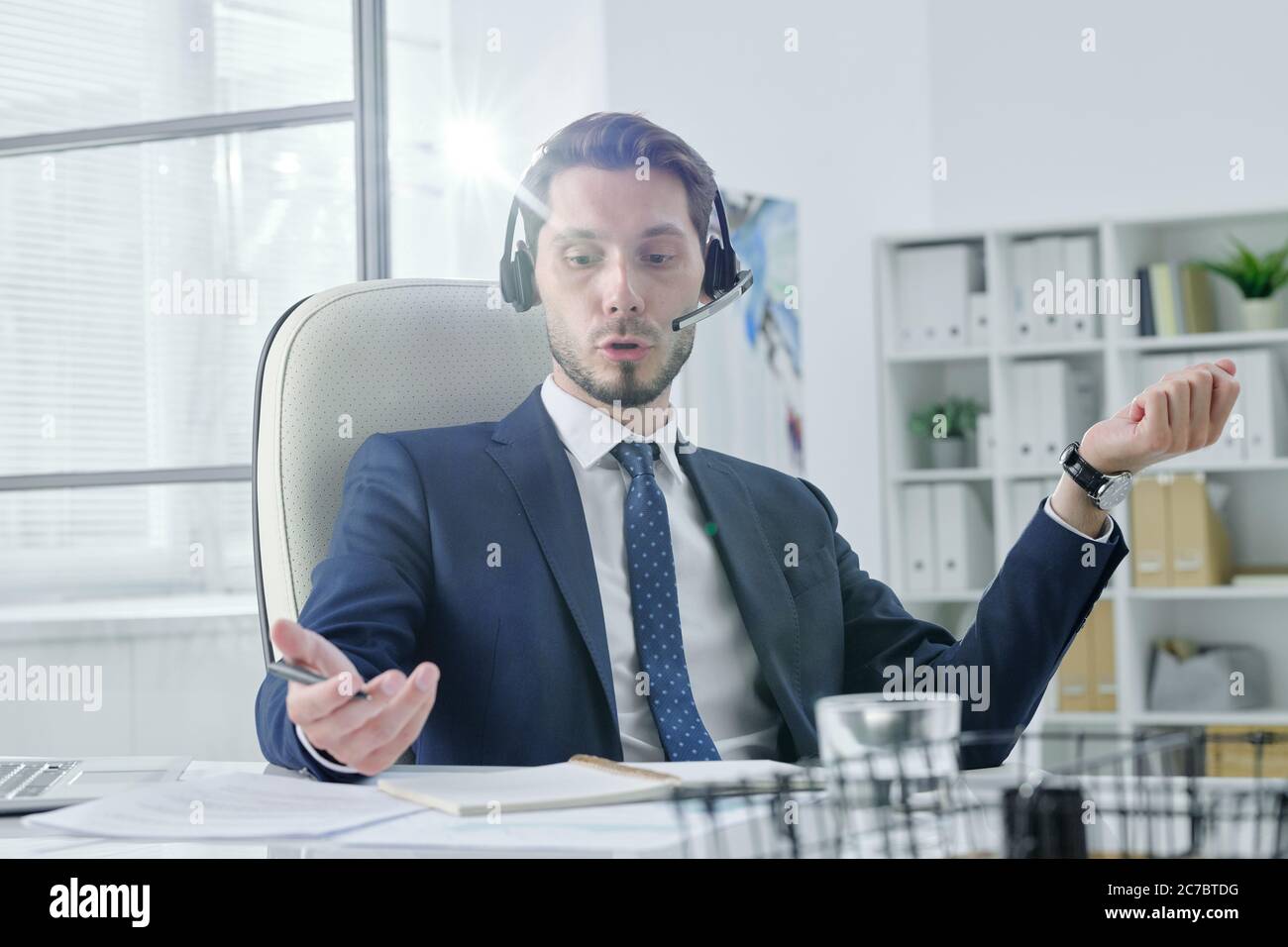 Hands free device hi-res stock photography and images - Alamy