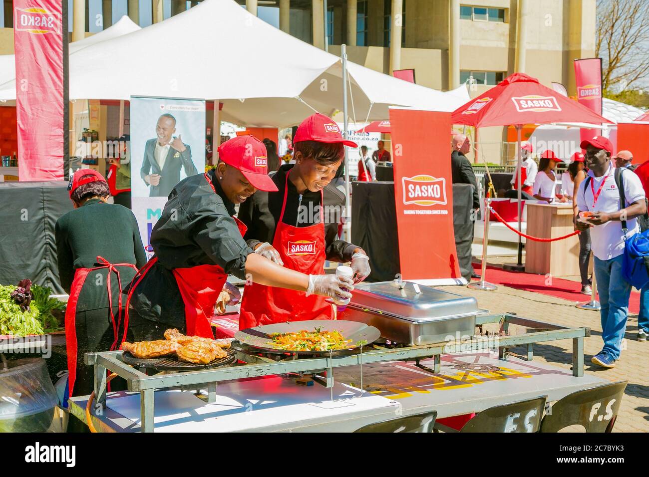 African food serving street hi-res stock photography and images - Alamy