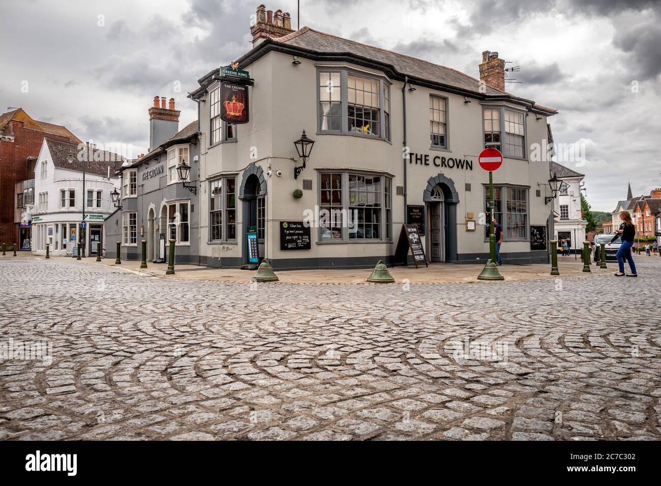Horsham UK: The Crown Inn, Carfax Stock Photo - Alamy