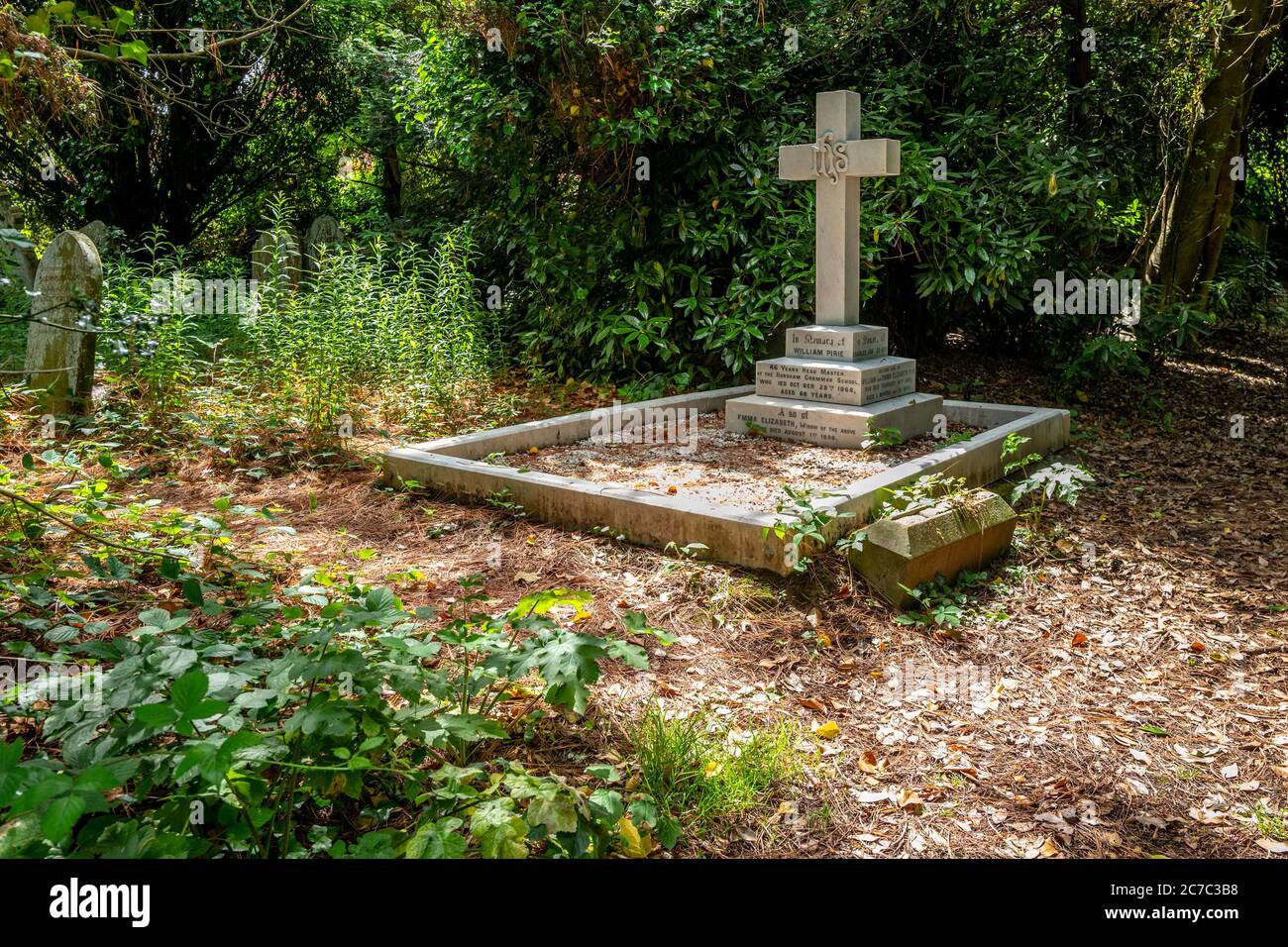 Horsham cemetery hi-res stock photography and images - Alamy