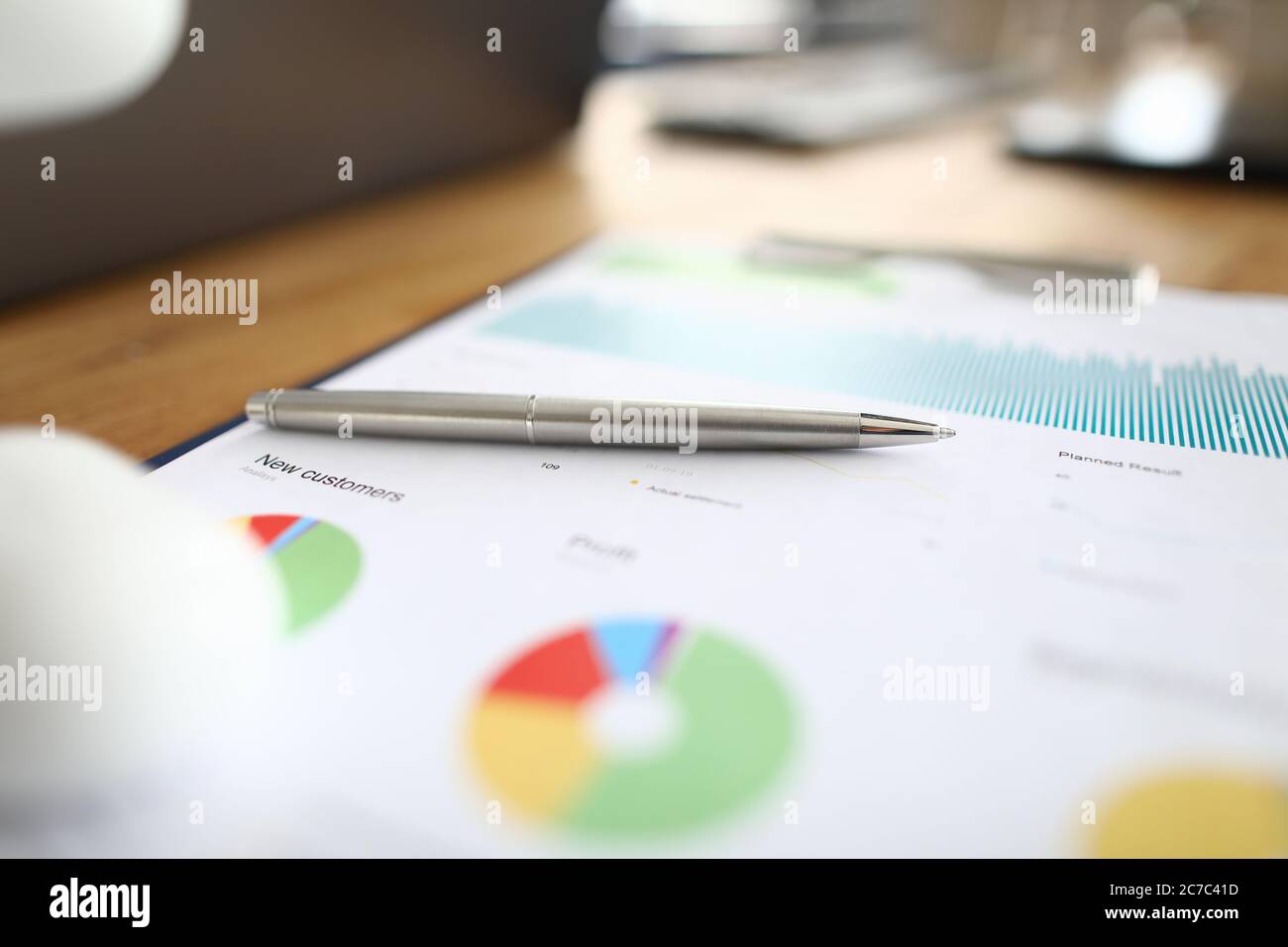 Office statistics diagram report hi-res stock photography and images ...