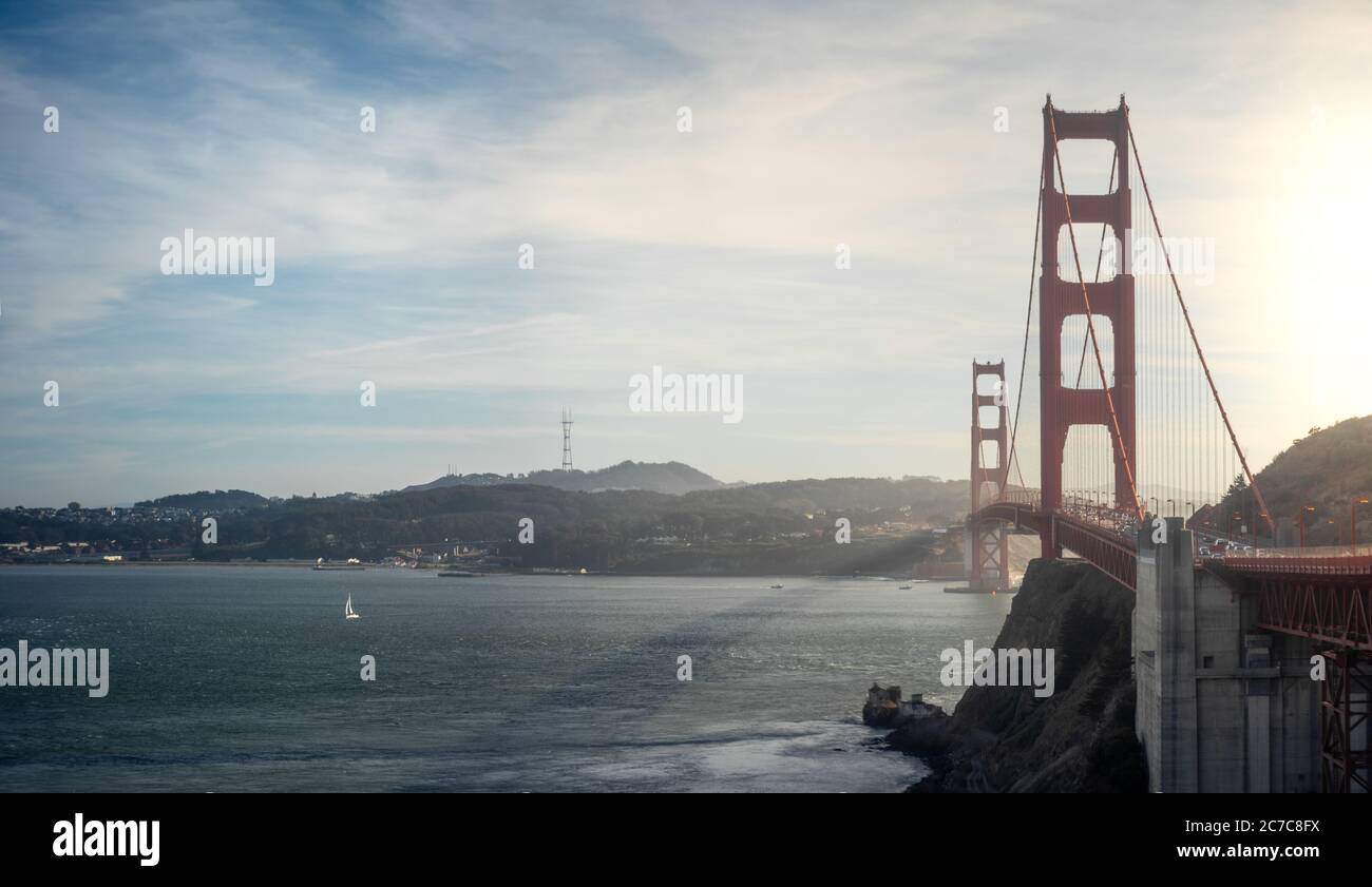 Landscape shot of the Golden Gate strait with the Golden Gate Bridge ...