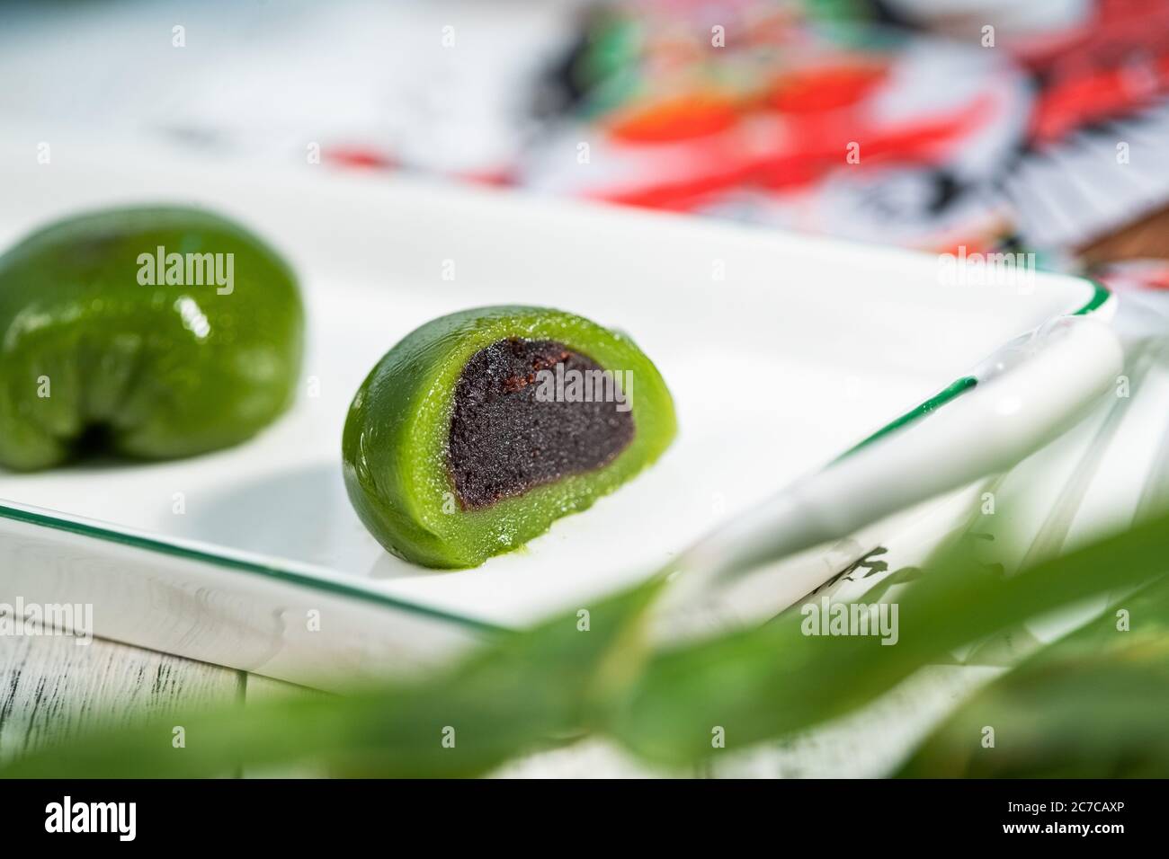 The plate cutting group Stock Photo - Alamy