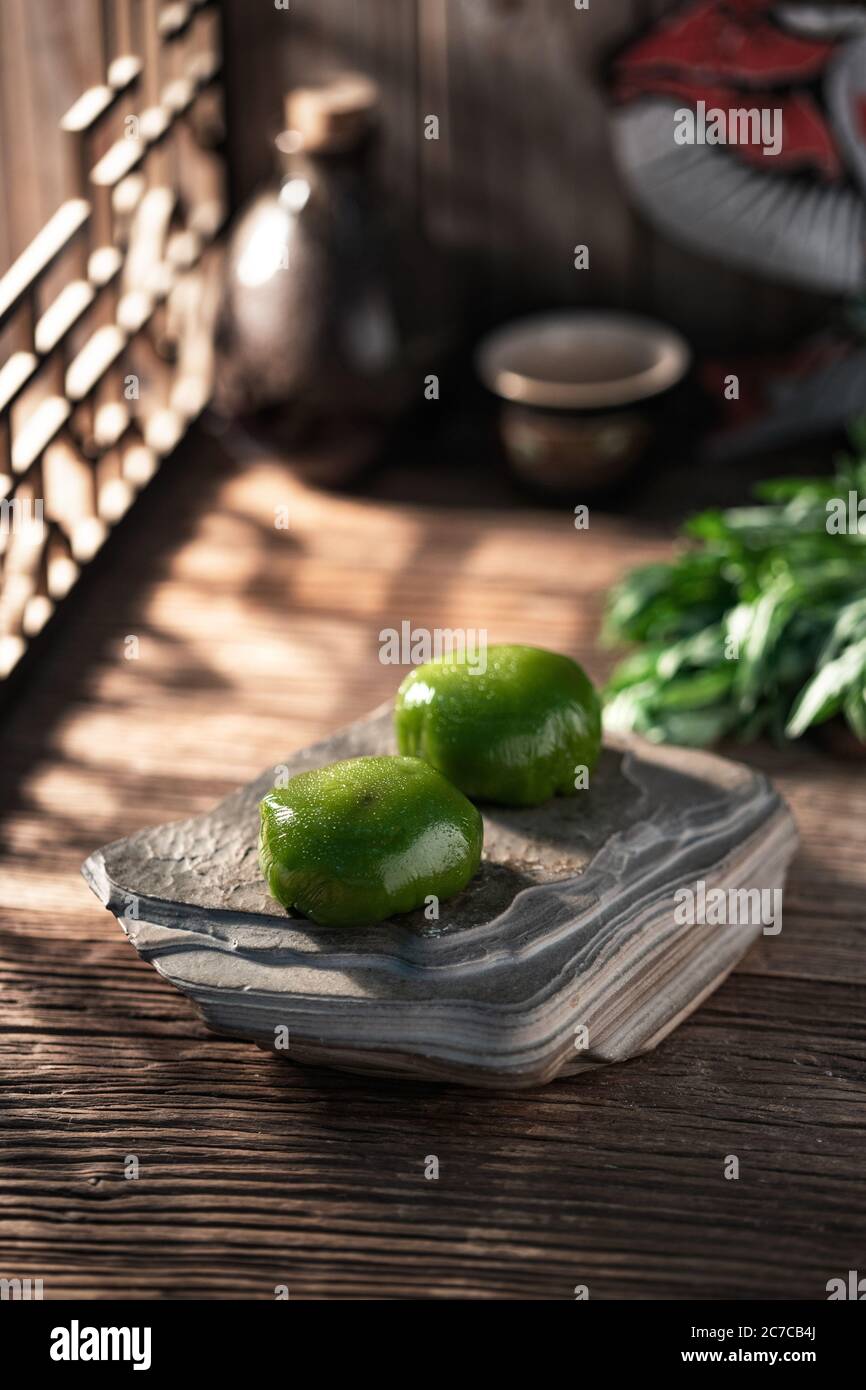 Wooden table rock plate group Stock Photo - Alamy
